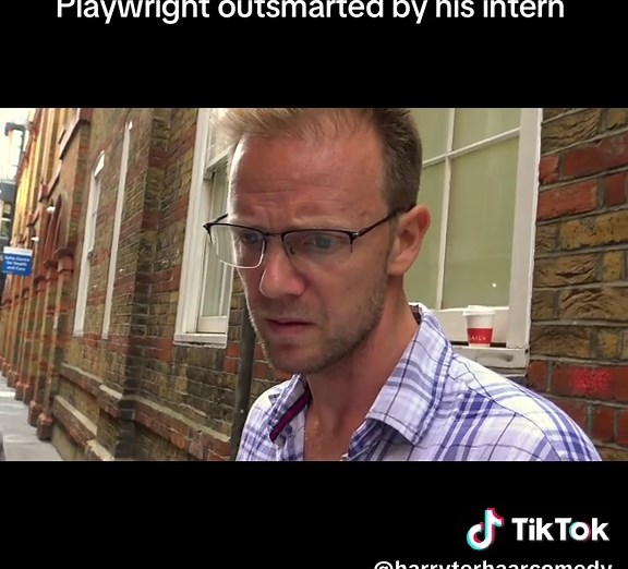 When the “genius” playwright gets schooled by his own intern. 🎭😬😂 #comedyscene #internship #britishcomedy #theatrecomedy #pompousplaywright