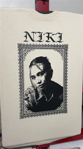 DIY Screen Printing of NIKI Fan Shirts