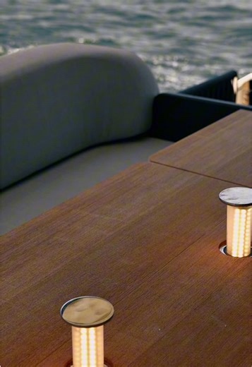 Every detail tells a different story depending on the light. From golden hour to twilight, the curves, textures, and reflections aboard change with every moment. Design isn’t just seen, it’s felt. #LoopYachts #GoldenHourGlow #DesignInMotion #DubaiYachts #DubaiLoopYachts