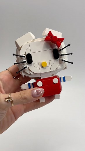 I built Hello Kitty in one of her classic outfits out of LEGO 🎀🩷 #legohellokitty #legomoc #legocreation #hellokitty #hellokittylover #hellokittycore | trippinbricks