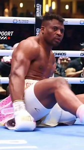 746K views · 7.9K reactions | #AnthonyJoshua #FrancisNgannou #Boxe #Combat #PoidsLourds #KO #Nigérian #EnfantDansLaBoxe Ce combat entre Joshua et Ngannou a suscité beaucoup d’attention et de débats parmi les fans de boxe et de MMA. Les deux combattants sont des athlètes exceptionnels, et leur affrontement a été très attendu. | Foot Zone | Facebook