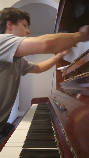 holiday loop on piano