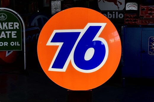 No Reserve: Illuminated Union 76 Sign