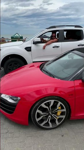 Audi R8 na Praia Brava (SuperCarrosBrasil)