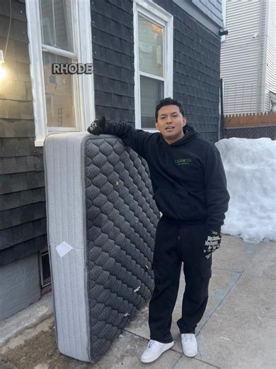 Rhode Island Carretos Junk Removal & Demo LLC es su mejor opción si se quieren deshacerse de cualquier tipo de basura. Llamen o manden un mensaje a 401-808-1348 (Bryan) 401-919-4794 (Luis) #junkremoval #rhodeisland #fyp #viralvideo #basura