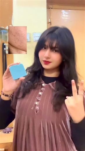 SKINixir on Instagram: "Sardiyon ka biggest masla? ❄️ Rough, dull & dry skin 😣 Is liye main use karti hoon SKINixir Organic Soaps 💚 ✨ Peppermint, Lime & Neem Soap — acne, acne scars & dull skin ke liye bohat effective! Premium cold process soaps, cold-pressed oils se banay huay 🌱 Daily use karti hoon & results are amazing ✨ 🔥 Sale live now! 📲 WhatsApp Order: 03264545664 🌐 www.skinixir.pk 👉 Go get yours now! #skinixir #organicskincare #acnes