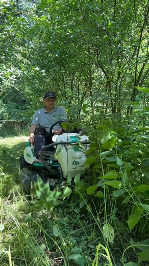 Orec France on Instagram: "Puissance et précision, la signature Orec ✍️ Ne perdez plus de temps sur vos travaux de débroussaillage les plus exigeants et passez au niveau supérieur grâce aux tondeuses débroussailleuses Orec, fabrication et qualité japonaise 🇯🇵 Une expérience unique vous attend, demandez votre démonstration au 04 76 75 48 86 ☎️ ou directement via nos réseaux 📲 ——————————————— Power and precision, the Orec signature ✍️ Stop wasting time on your most demanding brush-cutting jobs 