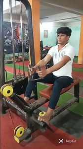 Back workout at cable machine 💪