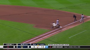 That's a massive play by Mona | Milwaukee Brewers