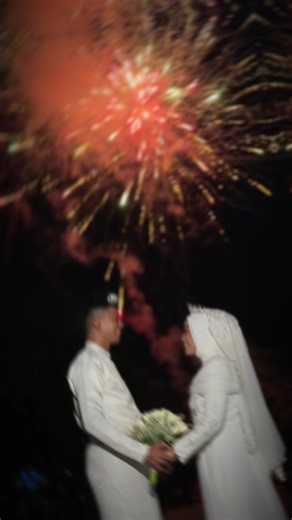 Pesta Kembang Api Kahwin yang Mengagumkan