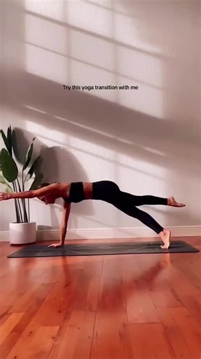 👉 Follow us for more similar content 😍❤️ Ready to challenge your core and balance? Balancing plank to floating fallen triangle back to balancing plank🥵 📹 @cathymadeoyoga #yogaposes #yogacore #yogafun