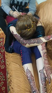 6.5M views · 173K reactions | Trending know signature..  #hassanmehndiparlour #makeupartist #mehndi #bride #BTS #makeup #mehndidesign #bridalmakeup #beautiful | Hassan mehndi expert | Facebook