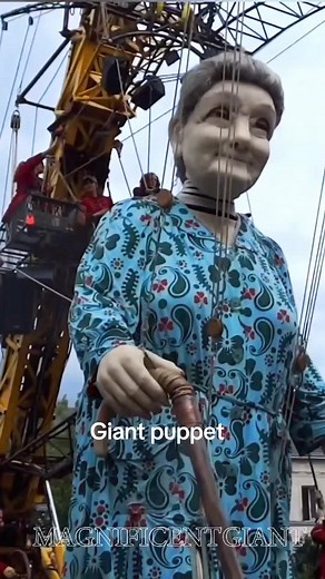 Giant puppet 🥰 #puppetsoftiktok #giantpuppet #giants #giant #trend #trenddomomento #tiktok #viral #puppetsoftiktok #tiktok