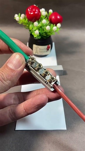 Quick wire connection method.