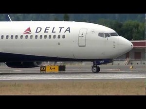 Delta Air Lines N3757D 737-800 Takeoff Portland Airport (PDX)