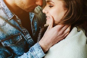 Kissing After Divorce: Can You Handle It? - Divorced Girl Smiling