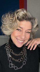 17K views · 447 reactions | (CUPOM NO FINAL) Impressionante como a linha Color Motion da @wellaprobrasil ajuda a salvar a tua cor e fortalecer o cabelo além de dar brilho! Olhem como ficou meu cabelo com 10 min de posa da máscara! E tem 15% off com cupom CONSUELOWELLA no link da Bio ou aqui: https://loja.wella.com.br/wella-color-motion 懶 #colormotion *Publicidade #wellalovers | Consueloblog | Facebook