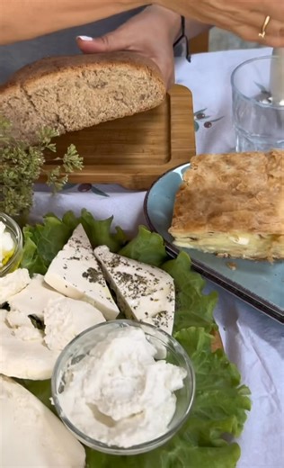 84K views · 2.2K reactions | Fenomeni shqiptar i turizmit. Investohet ne ndertim por jo ne ferma, dhe produkte territori.. Neper zona te largeta dhe fshatra turistike, ushqimi po degradon vit pas viti. Kopete jane pakesuar dhe kjo ne nje te ardhme jo te larget do te beje qe te kete renie ne konsum. Jepni mendimin tuaj nga udhetimet neper Shqiperi. | Histori Shqiptare | Facebook