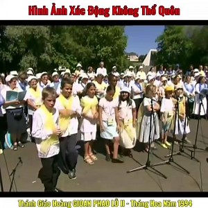 2.8M views · 57K reactions | Hình ảnh xúc động ít biết của Thánh Giáo Hoàng GIOAN PHAO LÔ II năm 1994 tại Lộ Đức Nước Pháp. | Thánh Ca Tâm Tình | Facebook