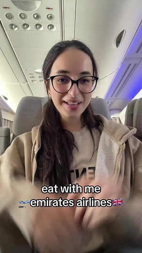 Rating Emirates Airline First Class Food | Tia Elhout