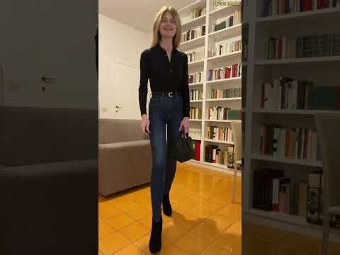 Anna Maria Ciddio - fashion modeling Over 50 & high heels Biography Elegent style lifestyle