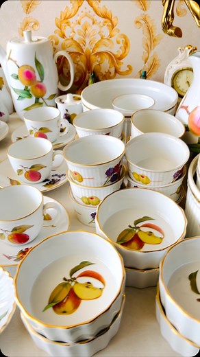 Coming up with Stunning Royal Worcester Evesham Fine Porcelain Gold Gilded Made in England 💞 #crockery #tableware #homedecor #kitchenware #crockerylove #dinnerware #cutlery #kitchen #ceramics #glassware #decor #pottery #stoneware #tablesetting #plates #stonewareph #tabledecor #dinnerset #food #home #japansurplusph #tablewareph #cookware #vintage #handmade #crockeryph #japansurplus #kitchentools #porcelain | Nest - Design & Comfort