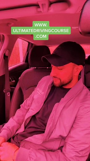 DEFINITELY CAN’T DO THAT SHOULDER THING 😂 #drivingtest #drivingtips #bodyweight