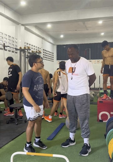 Do we have Show Dogs in the room or Hunting Dogs. The difference impacts Winning. Friday Grind #fyp #videoviral #viral #mindset #Love #Ubuntu @Lance De Leon 33