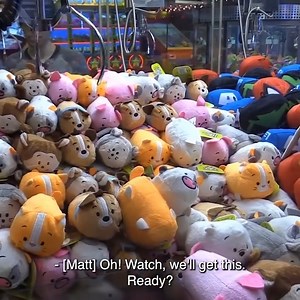 At the claw machine in the Tilt arcade challenge, can actually make a profit?! | Arcade Matt