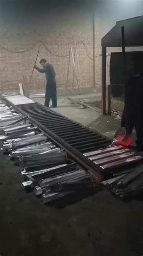 The aluminum cans are recycled and remelted into aluminum ingots. #aluminumequipment #aluminumfactory #casting #aluminum #aluminummelting