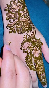 Heavy string🌿🌿#henna #hennaart #hennadesign #art #artistlife #artwork #mehndi #foryou #foryoupagе #foryoureels #fyppage #fypシ゚ #fypツ #fypシ゚viralシ #fypシ゚viral #fypviral #viralreelsシ #viralvideo #Dhaka #Muslims #Bangladesh #islamic #trendingreels #reelsontop #topreels #reelsviralシ | Art By Sumaiya