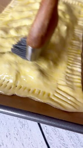 Apple Strudel Puff Pastry 🍎🍏 This apple strudel puff pastry is so good and it is super easy to make! Literally 10 minutes prep and 15 minutes to bake. Such a tasty morning treat. Ingredients: * 1 box puff pastry, 2 sheets * 3 tbsp unsalted butter * 3 apples red or green, diced * 1/3 cup brown sugar * 2 tsp cinnamon * 1 tsp vanilla extract * 1 egg, beat for egg wash * Sprinkle Turbinado sugar * Optional icing Instructions: * Preheat oven to 400° F. * In a median saucepan on medium heat, melt bu