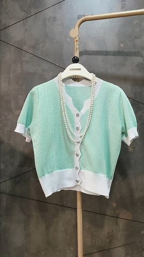 3 comments | Nice green top can be unbutton 25.90 bust 98-102cm length 50cm | Cristy Toh | Facebook