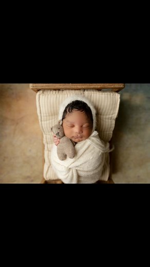 766K views · 10K reactions | #newborn #newbornphotography #babyboy #behindthescenes #Mississippi #hattiesburg #newbornphotographer | Emily Moncus Photography- Savannah, GA Newborn and Maternity Photography | Facebook