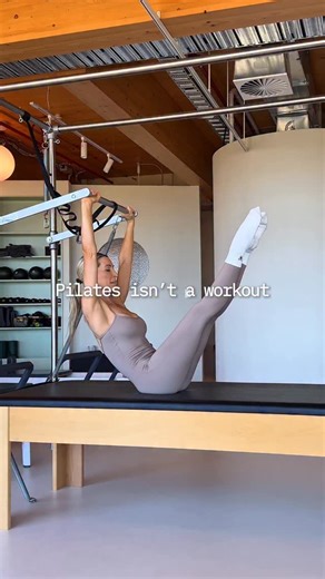 Roz Evans: Pilates | Mobility | Wellness on Instagram: "Kathy Grant - one of the first generation Pilates teachers who studied under Joe Pilates - said it best: Pilates is a concept. Not just a sequence of exercises. Not just reps or springs. A system that trains the body in all directions. This intermediate Cadillac practice challenges: • deep core control • back extension & spinal articulation • pull-ups and upper-body strength • flexibility with strength • coordination, precision, and flow Ev