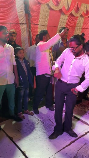 Collage ki ladhkiyon Dance video #viraldancevideo #newshorts #trendingsong #bollywood