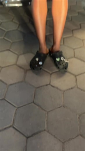 Come through🫵🏽 . Will be expecting you☝🏾 . Come one come all🫂 . Call or WhatsApp us for more info📲  26077906979 . Come and order now 🫵🏽 . . #cheapcrocsstore #fyp #SmallBusiness #cheap #unilus