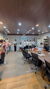 Ngayon ay Pasko, tayo’y mag-awitan! 🎄🙏 Maraming salamat sa mga estudyante ng CHST sa pagdadala ng saya, sigla, at diwa ng Pasko sa aking opisina. Tunay na buhay na buhay ang Pasko dahil sa inyong masayang carolling. #SerbisyongMaYap #MaSaYasaTARLAC #TaoAngUna | Susan Yap