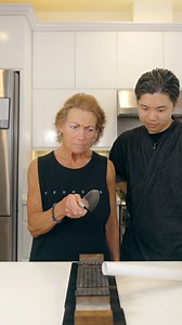 414K views · 11K reactions | Cut the paper tube with the sharp knife.✨ granny__guns#knife #sharpening #sharpener #asmr | 研師Ryota | Facebook