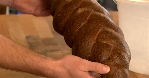 It's a Friday for a feast--the delicious history of challah bread