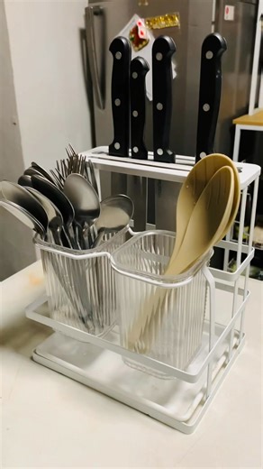 No more messy kitchen counter top! Thanks to this 𝐊𝐢𝐭𝐜𝐡𝐞𝐧 𝐂𝐮𝐭𝐥𝐞𝐫𝐲 𝐎𝐫𝐠𝐚𝐧𝐢𝐳𝐞𝐫💗 over a year ko na itong gamit kaya I’m telling you matibay at goods ang quality nito!💯 𝐎𝐑𝐃𝐄𝐑 𝐇𝐄𝐑𝐄:🛍️ 🛒Tiktok: https://vt.tiktok.com/ZSHTpyodnsGrE-BRQnQ/ 🛒Shopee: https://s.shopee.ph/3LJTHtY9ej 𝐅𝐎𝐋𝐋𝐎𝐖 𝐌𝐄: 💗𝐓𝐢𝐤𝐭𝐨𝐤: https://www.tiktok.com/@stephaniebasilio4?_r=1&_t=ZS-91a60alkxXg 💗𝐒𝐡𝐨𝐩𝐞𝐞: 👉🏻 https://ph.shp.ee/l9lx55a?smtt=0.0.9 👉🏻 https://collshp.com/beat212830