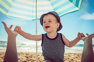 Infant sun protection: How parents can keep their baby safe
