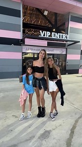 Chechu Bonelli mostró parte de su viaje a Miami con sus hijas La modelo y conductora compartió las imágenes y agregó: "De esto se trata… 😍". #espectáculos #ChechuBonelli | Ciudad Magazine