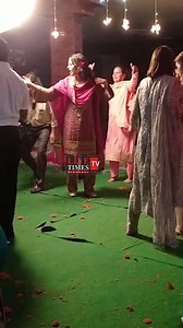 4.3M views · 113K reactions | कंगना रनौत का भाई की शादी के दौरान नाटी किंग कुलदीप शर्मा की नाटी पर सुन्दर डांस,इस से पहले भी कई बार थिरकी कंगना कुलदीप के गानो पर ,देखिये तब से अब तक का पूरा संकलन | Live Times Tv | Facebook