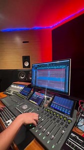 🥁 Mixing drums 📷 instagr.am/ivibehawaii ▶️ avid.com/pro-tools #drums #avids1 #aviddock #mixing #drumnbass #drummix #musicproduction #daw #avidprotools #protools #avid #avidcreator | Avid Pro Tools