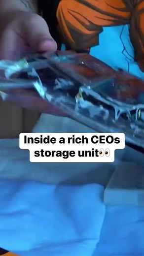 269K views · 1.4K reactions | This guy loved his tech #technology #phone #tech #storageauction #auction #reels | Treasure Hunting With Jebus | Facebook