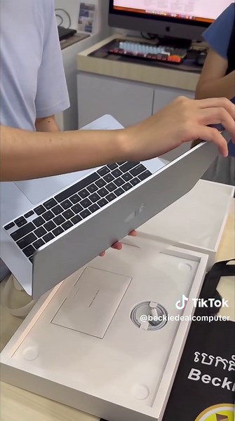 MacBook Air 15.3” Review: Sky Blue Edition