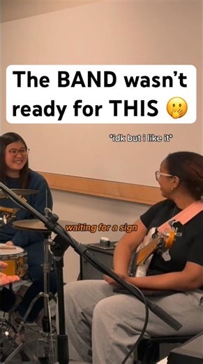 their reaction is priceless 🍂#acousitc #guitar #rnb #singer #band #rehearsal #shorts #songwriter