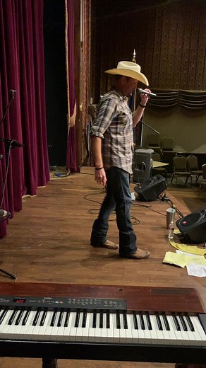 We always love a good reggae cowboy line dance at Sunriver. Thanks for having us. More videos to come. #dance #linedance #countrydance #fun SunRiver St.George #utah #event #southernutah | Eric Dodge