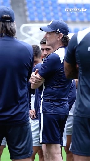 Club Puebla on Instagram: "Andamos con energía renovada para enfrentar nuestro próximo partido.酪 Hoy le metimos machín al entreno  porque el domingo es  la chilanga banda auriazul. #LaFranjaNosUne"